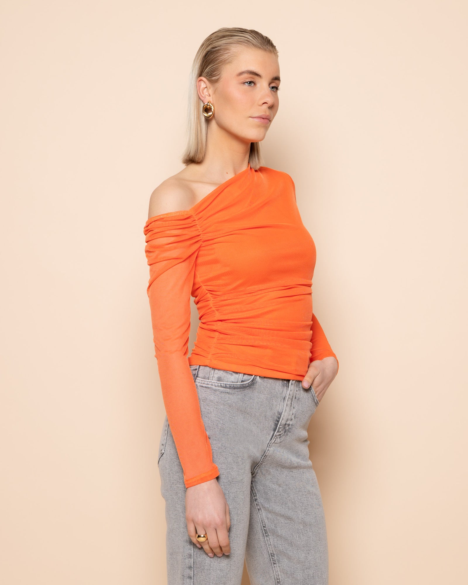 ISABELLE OFF SHOULDER MESH TOP ORANJE | Most Wanted