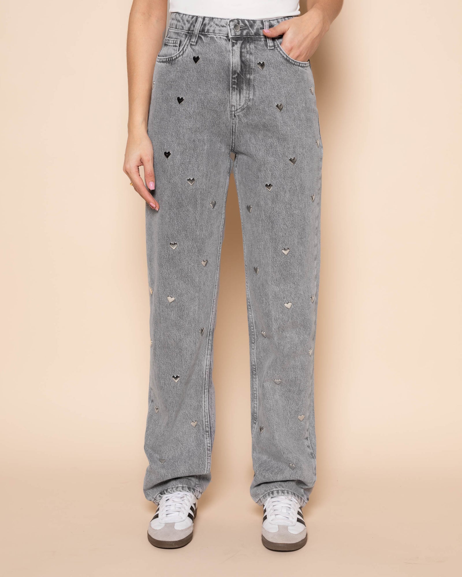 HEART STUD STRAIGHT LEG JEANS GRIJS | Most Wanted