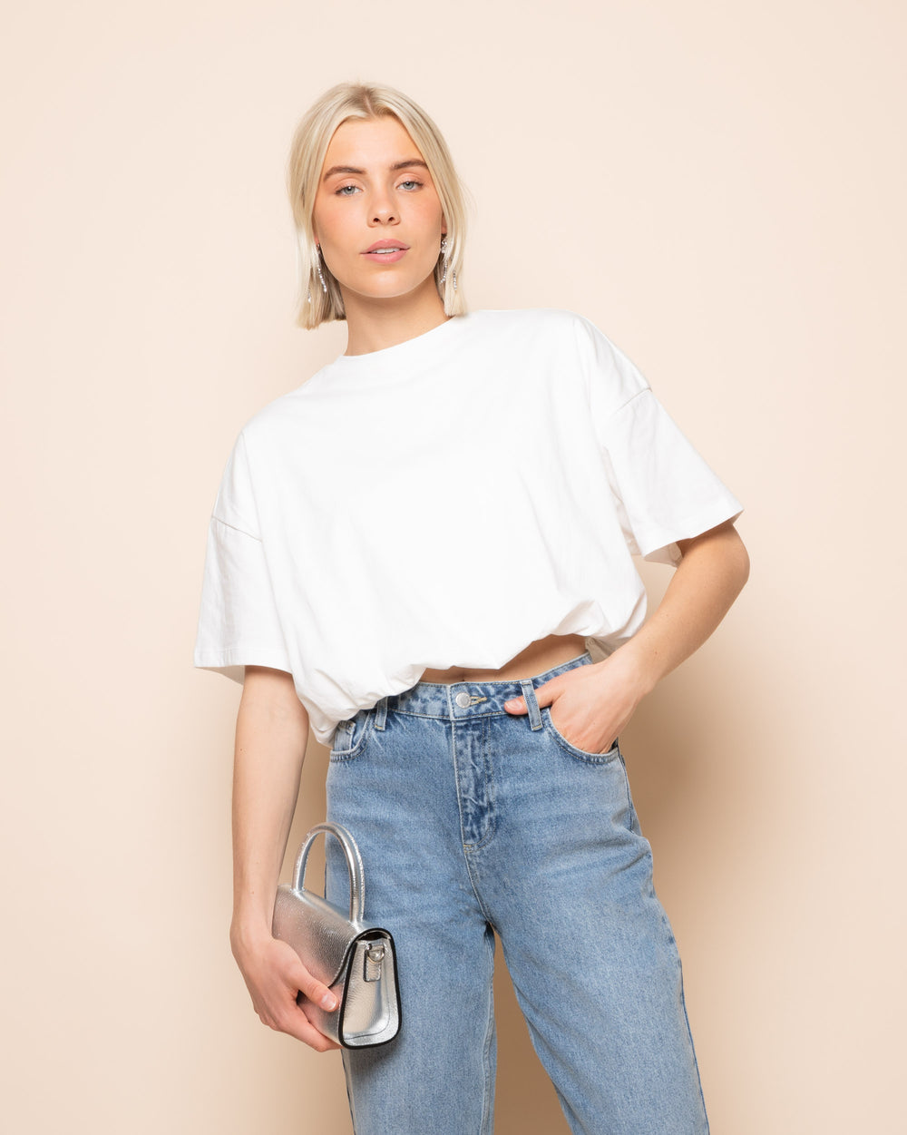 CROPPED BUBBLE HEM T-SHIRT CRÈME | Most Wanted